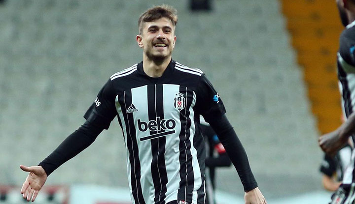 Bahar Şahin'in yeni aşkı! Önce paylaştı sonra sildi...